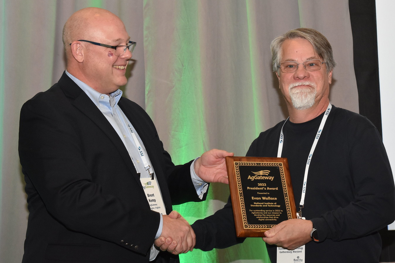 Evan Wallace Receives the AgGateway President’s Award | NIST